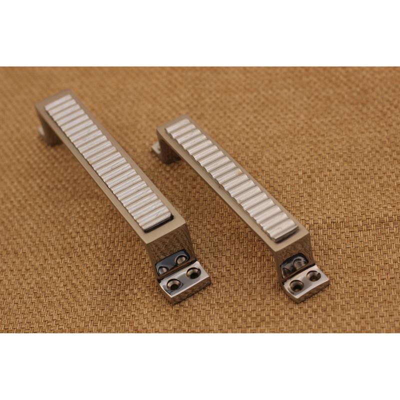 Berry(Front Screw Pull Handles) (Berry_Front_Screw_Pull_Handles)